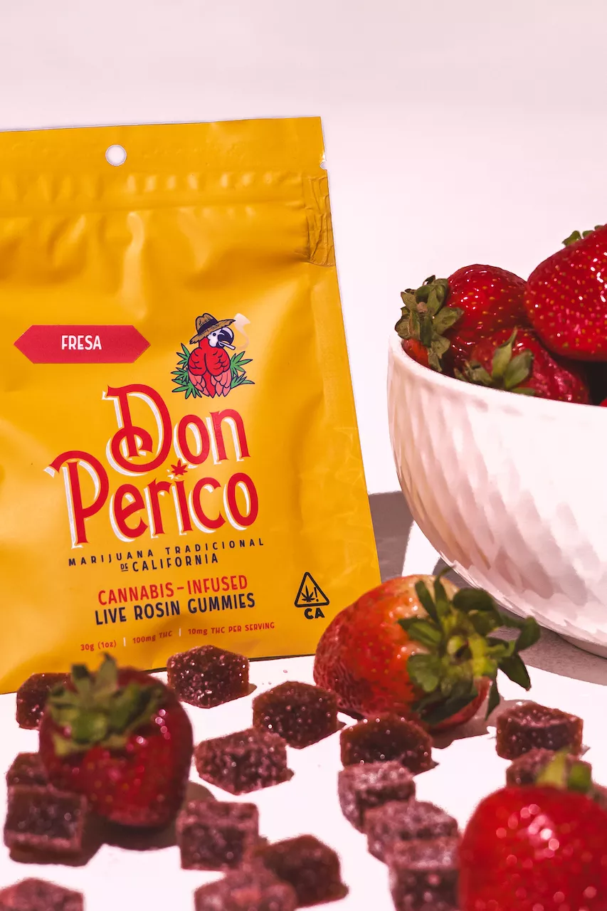 GUMMIES 10PK [100MG] STRAWBERRY | Embarc Dispensary